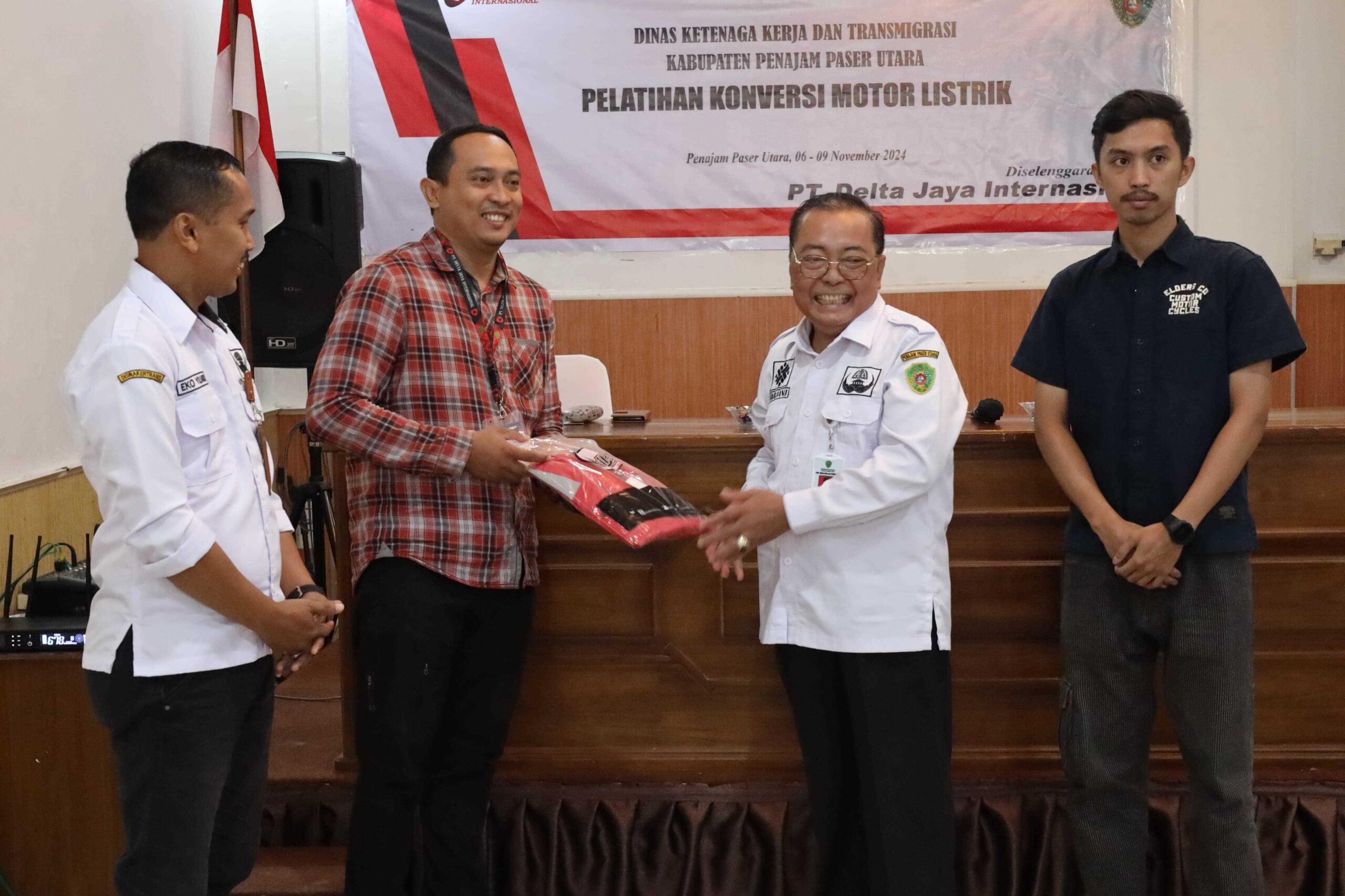 Disnakertrans PPU Gelar Pelatihan Konversi Motor Listrik